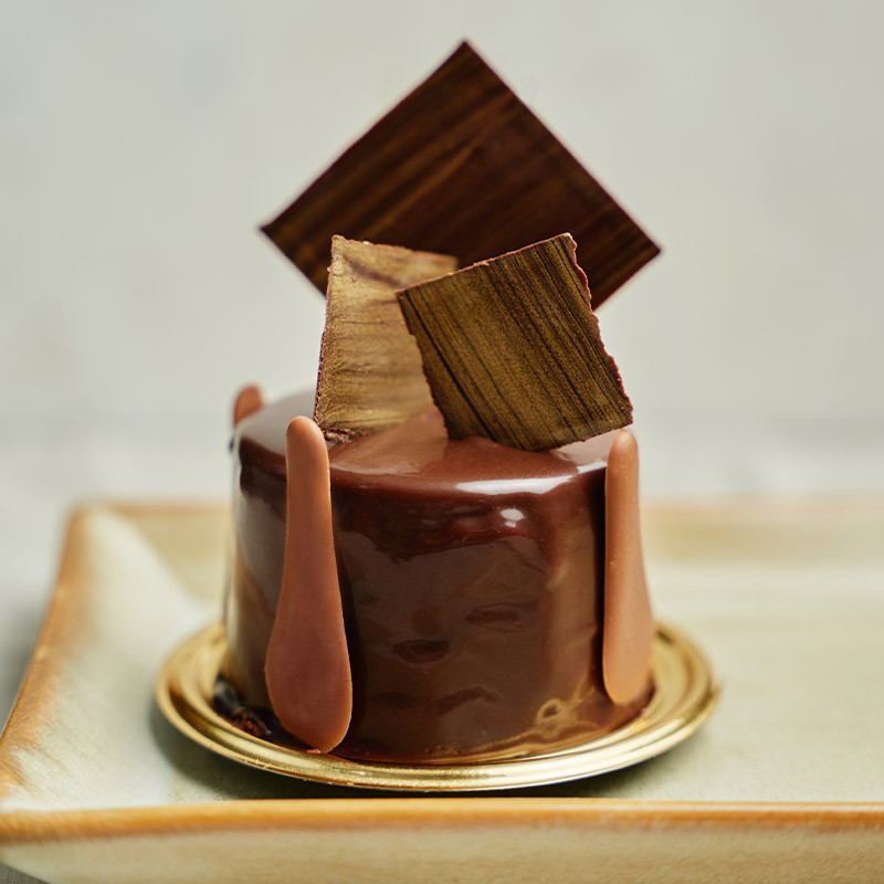 Veliche Belgian Milk Chocolate Dots Inspiration 32% - Classic Fine Foods